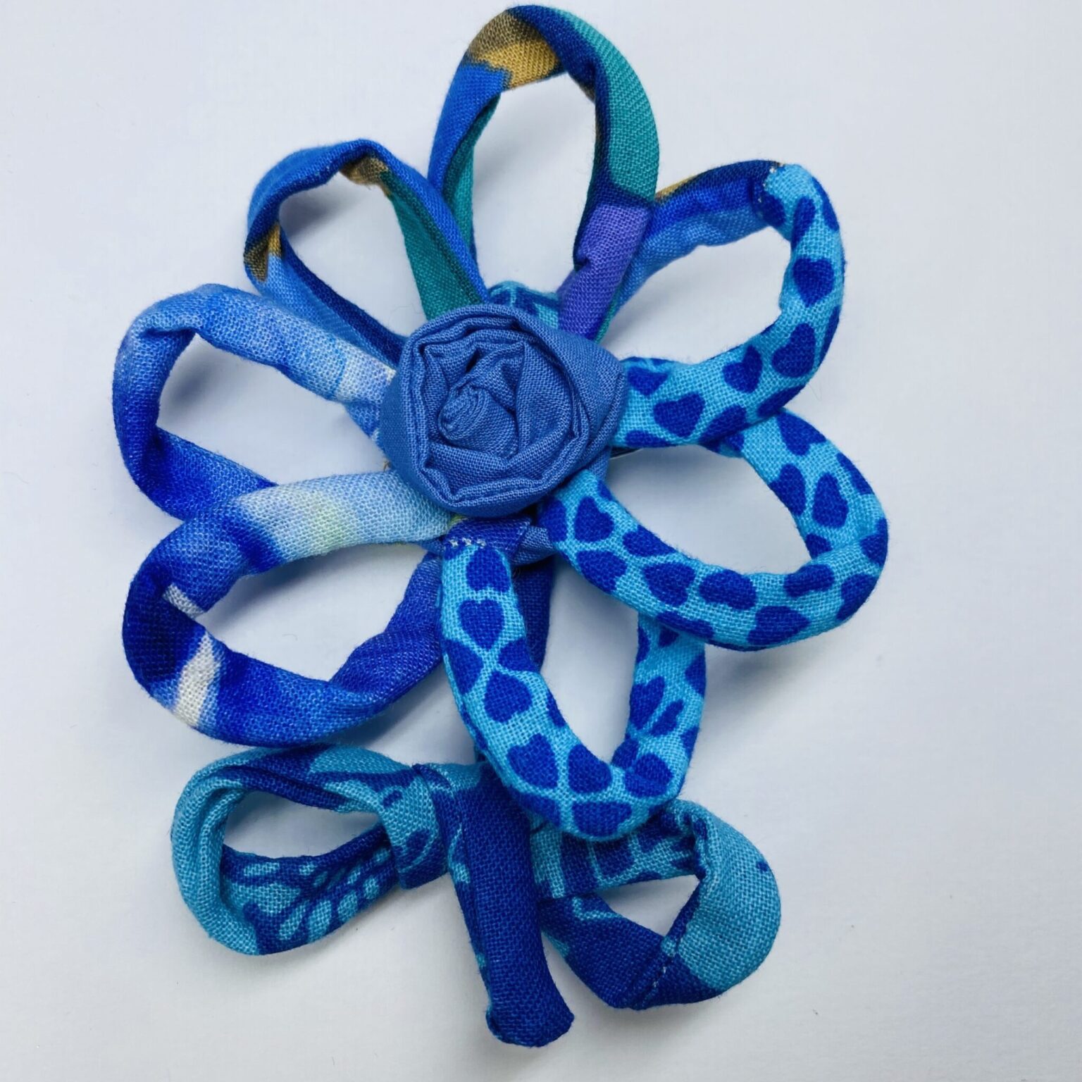 Daisy Pin – Ficklesticks Fabric Jewels